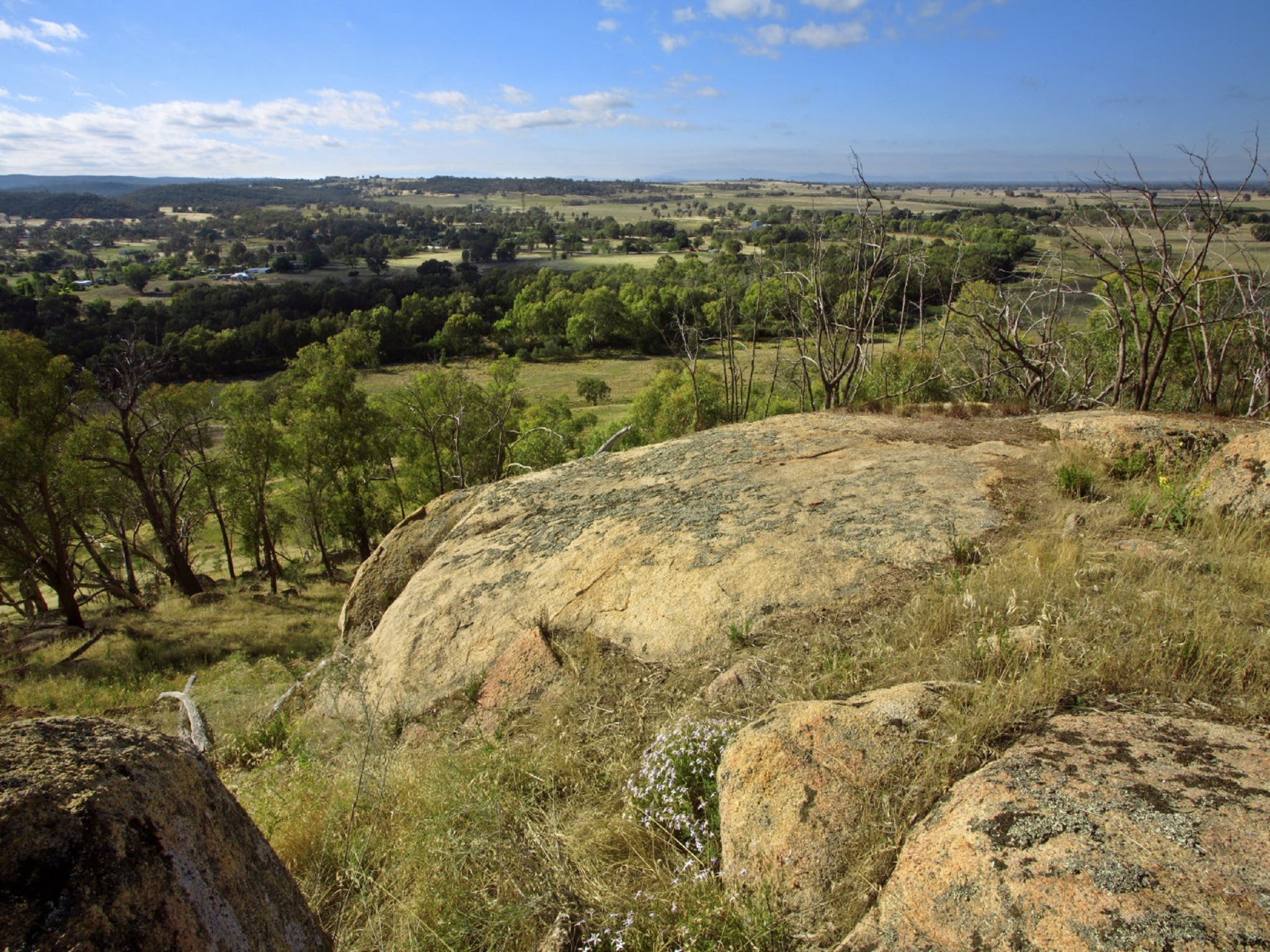 Monument Hill Lookout - Victoria's High Country